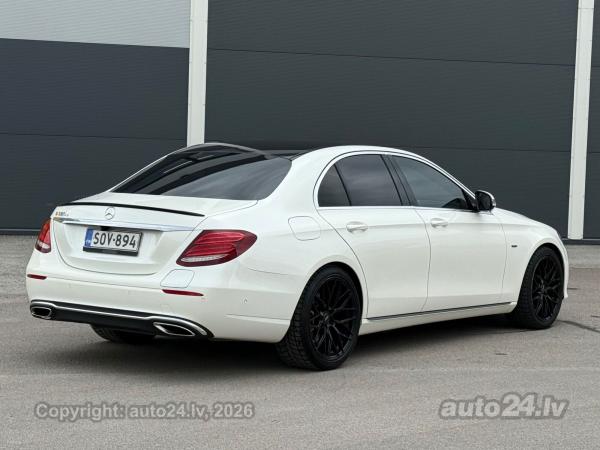 White Mercedes-Benz E-Class 2017 in Tallinn, with an engine capacity of 2.00 L and mileage of 251 thousand km for 15900 €, photo 3 on AUTOMOTO.COM.LV