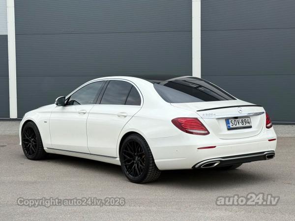 White Mercedes-Benz E-Class 2017 in Tallinn, with an engine capacity of 2.00 L and mileage of 251 thousand km for 15900 €, photo 4 on AUTOMOTO.COM.LV