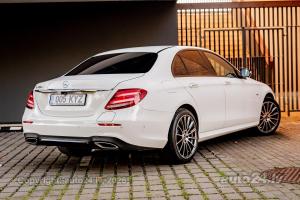 White Mercedes-Benz E-Class 2017 in Parnu, with an engine capacity of 2.00 L and mileage of 125 thousand km for 25640 €, photo 5 on AUTOMOTO.COM.LV