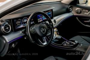White Mercedes-Benz E-Class 2017 in Parnu, with an engine capacity of 2.00 L and mileage of 125 thousand km for 25640 €, photo 10 on AUTOMOTO.COM.LV
