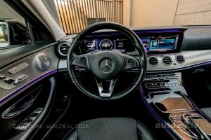 White Mercedes-Benz E-Class 2017 in Parnu, with an engine capacity of 2.00 L and mileage of 125 thousand km for 25640 €, photo 12 on AUTOMOTO.COM.LV