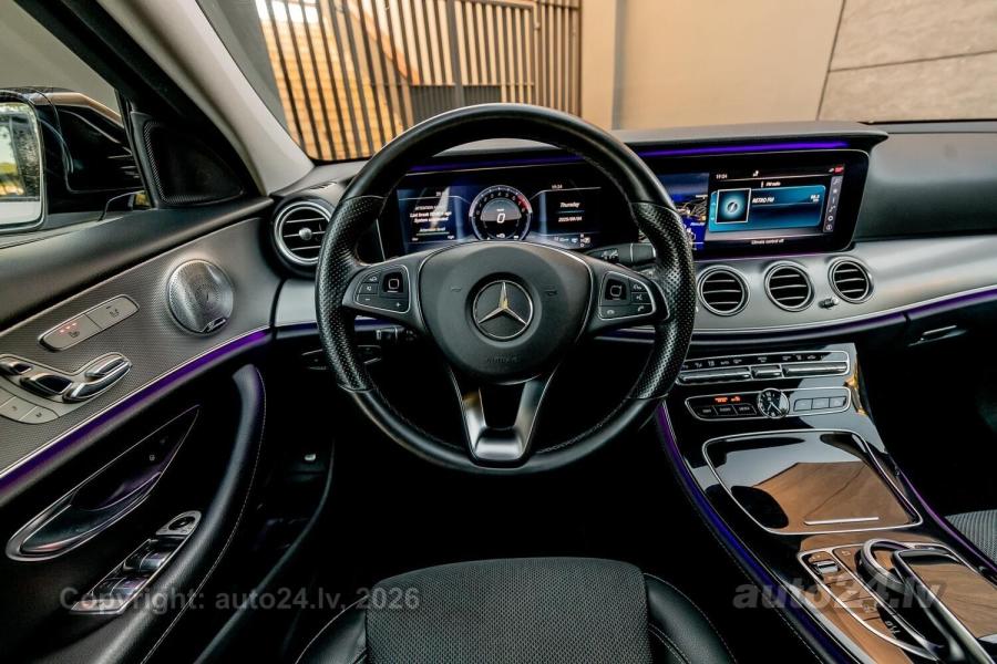 White Mercedes-Benz E-Class 2017 in Parnu, with an engine capacity of 2.00 L and mileage of 125 thousand km for 25640 €, photo 12 on AUTOMOTO.COM.LV