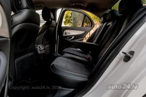 White Mercedes-Benz E-Class 2017 in Parnu, with an engine capacity of 2.00 L and mileage of 125 thousand km for 25640 €, photo 17 on AUTOMOTO.COM.LV