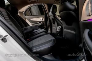 White Mercedes-Benz E-Class 2017 in Parnu, with an engine capacity of 2.00 L and mileage of 125 thousand km for 25640 €, photo 18 on AUTOMOTO.COM.LV