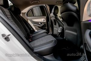 White Mercedes-Benz E-Class 2017 in Parnu, with an engine capacity of 2.00 L and mileage of 125 thousand km for 25640 €, photo 26 on AUTOMOTO.COM.LV