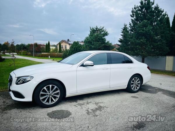 Balts Mercedes-Benz E-Class 2018 Tallina, ar dzinēja tilpumu 2.00 L un nobraukumu 99 tūkst. km par 21000 €, foto 2 vietnē AUTOMOTO.COM.LV