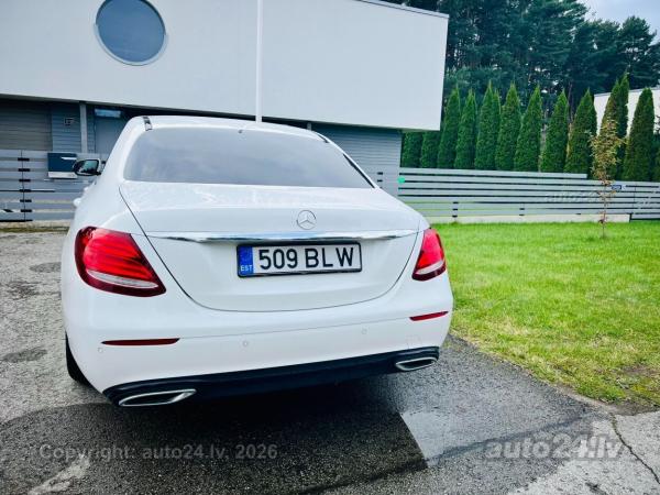 Balts Mercedes-Benz E-Class 2018 Tallina, ar dzinēja tilpumu 2.00 L un nobraukumu 99 tūkst. km par 21000 €, foto 4 vietnē AUTOMOTO.COM.LV