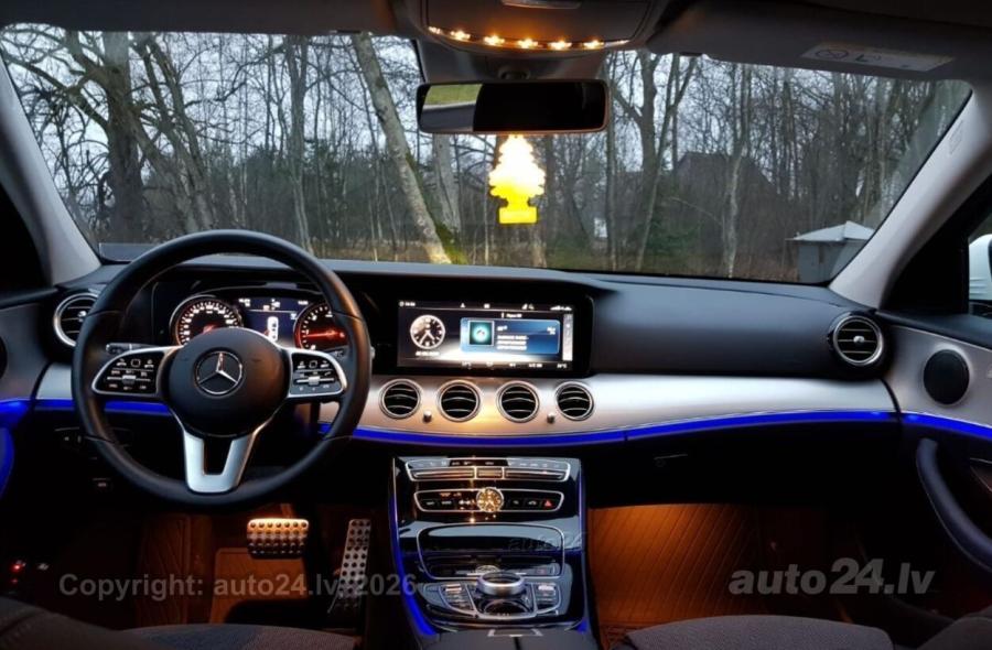 Balts Mercedes-Benz E-Class 2018 Tallina, ar dzinēja tilpumu 2.00 L un nobraukumu 99 tūkst. km par 21000 €, foto 8 vietnē AUTOMOTO.COM.LV