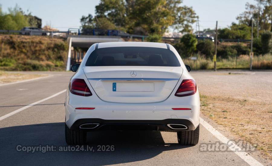 Balts Mercedes-Benz E-Class 2018 Tallina, ar dzinēja tilpumu 2.00 L un nobraukumu 137 tūkst. km par 29500 €, foto 10 vietnē AUTOMOTO.COM.LV