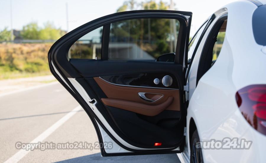 Balts Mercedes-Benz E-Class 2018 Tallina, ar dzinēja tilpumu 2.00 L un nobraukumu 137 tūkst. km par 29500 €, foto 15 vietnē AUTOMOTO.COM.LV