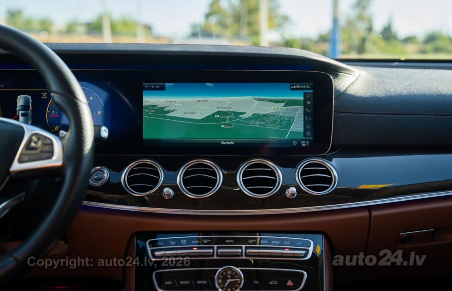 Balts Mercedes-Benz E-Class 2018 Tallina, ar dzinēja tilpumu 2.00 L un nobraukumu 137 tūkst. km par 29500 €, foto 18 vietnē AUTOMOTO.COM.LV