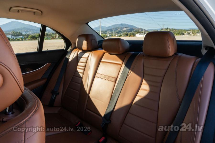 Balts Mercedes-Benz E-Class 2018 Tallina, ar dzinēja tilpumu 2.00 L un nobraukumu 137 tūkst. km par 29500 €, foto 26 vietnē AUTOMOTO.COM.LV