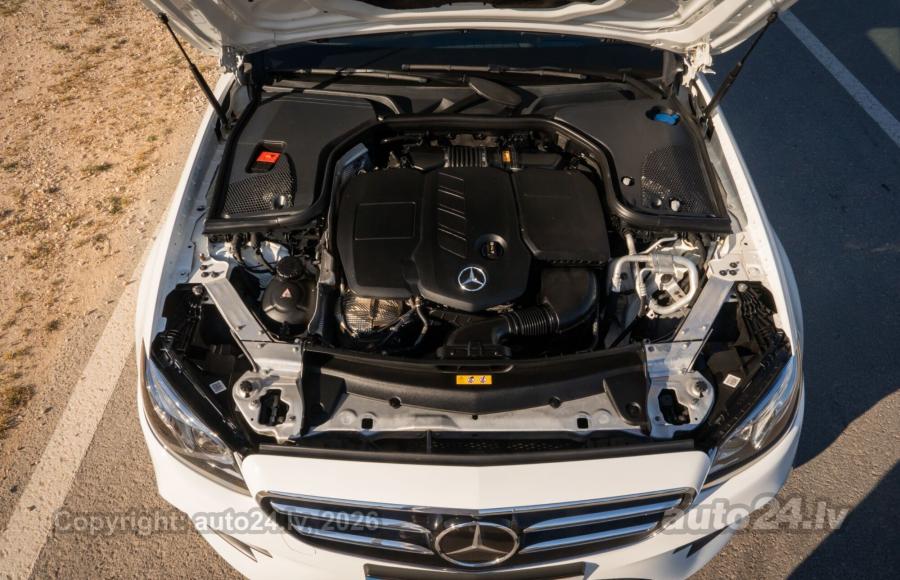 Balts Mercedes-Benz E-Class 2018 Tallina, ar dzinēja tilpumu 2.00 L un nobraukumu 137 tūkst. km par 29500 €, foto 28 vietnē AUTOMOTO.COM.LV