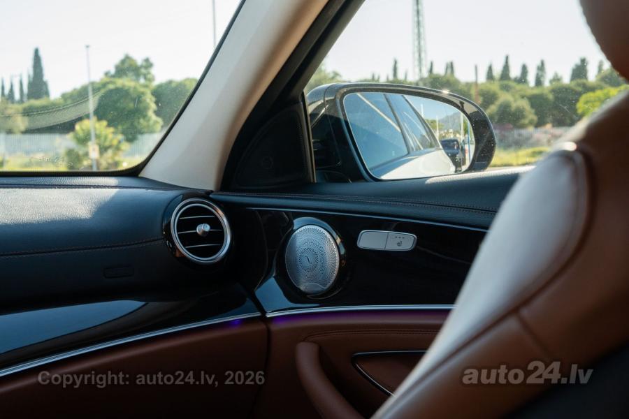Balts Mercedes-Benz E-Class 2018 Tallina, ar dzinēja tilpumu 2.00 L un nobraukumu 137 tūkst. km par 29500 €, foto 31 vietnē AUTOMOTO.COM.LV