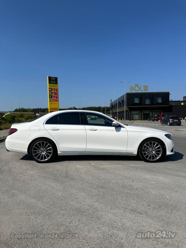 White Mercedes-Benz E-Class 2018 in Tallinn, with an engine capacity of 2.00 L and mileage of 214 thousand km for 21990 €, photo 5 on AUTOMOTO.COM.LV