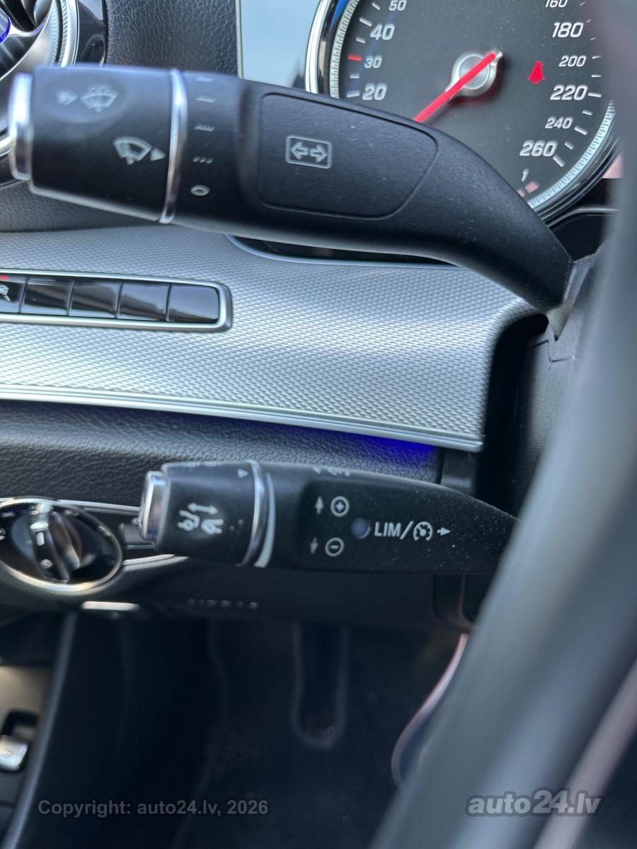White Mercedes-Benz E-Class 2018 in Tallinn, with an engine capacity of 2.00 L and mileage of 214 thousand km for 21990 €, photo 14 on AUTOMOTO.COM.LV