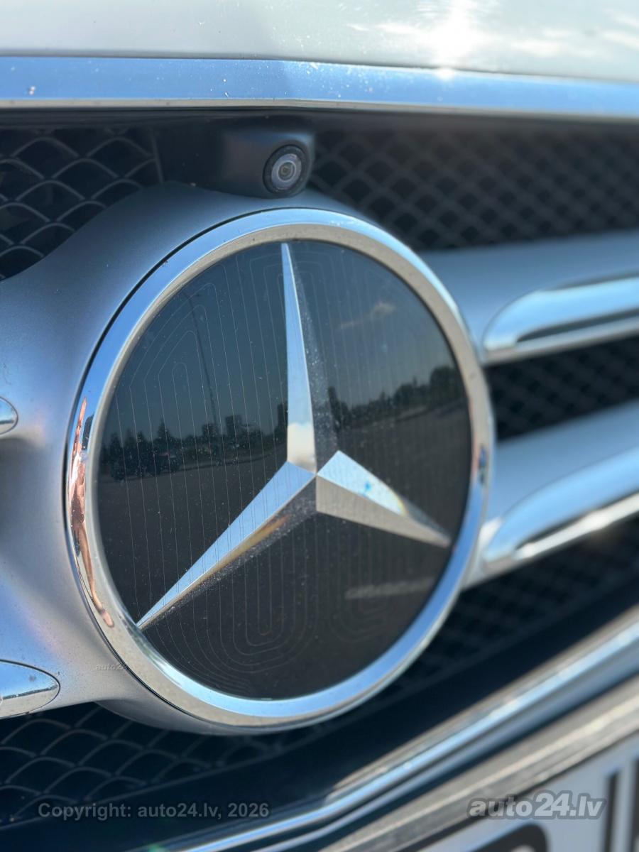 White Mercedes-Benz E-Class 2018 in Tallinn, with an engine capacity of 2.00 L and mileage of 214 thousand km for 21990 €, photo 24 on AUTOMOTO.COM.LV