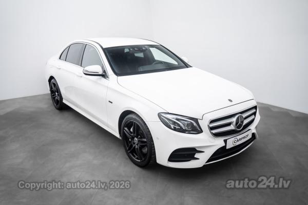 White Mercedes-Benz E-Class 2018 in Tallinn, with an engine capacity of 2.00 L and mileage of 112 thousand km for 19999 €, photo 3 on AUTOMOTO.COM.LV