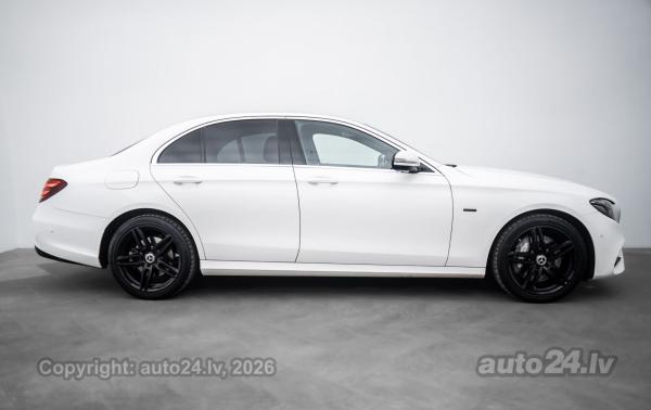 White Mercedes-Benz E-Class 2018 in Tallinn, with an engine capacity of 2.00 L and mileage of 112 thousand km for 19999 €, photo 4 on AUTOMOTO.COM.LV