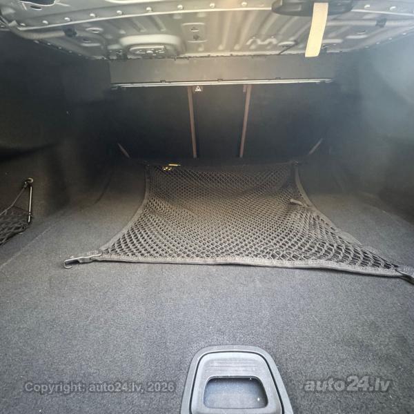 Balts Mercedes-Benz E-Class 2018 Tallina, ar dzinēja tilpumu 2.00 L un nobraukumu 95 tūkst. km par 34900 €, foto 10 vietnē AUTOMOTO.COM.LV