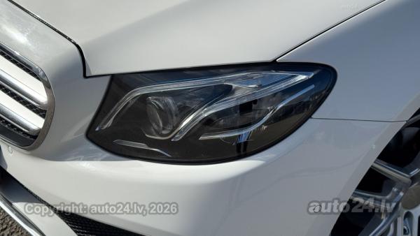 Balts Mercedes-Benz E-Class 2018 Tallina, ar dzinēja tilpumu 2.00 L un nobraukumu 156 tūkst. km par 23000 €, foto 5 vietnē AUTOMOTO.COM.LV