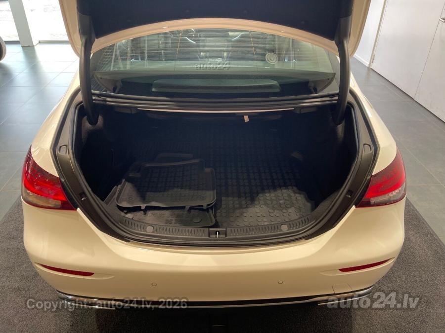 Balts Mercedes-Benz E-Class 2020 Pērnava, ar dzinēja tilpumu 2.00 L un nobraukumu 111 tūkst. km par 27500 €, foto 10 vietnē AUTOMOTO.COM.LV
