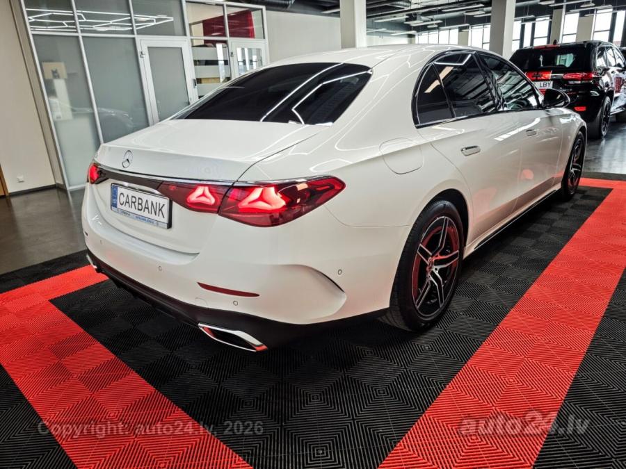 White Mercedes-Benz E-Class 2025 in Tallinn, with an engine capacity of 2.00 L and mileage of 27 thousand km for 59990 €, photo 4 on AUTOMOTO.COM.LV