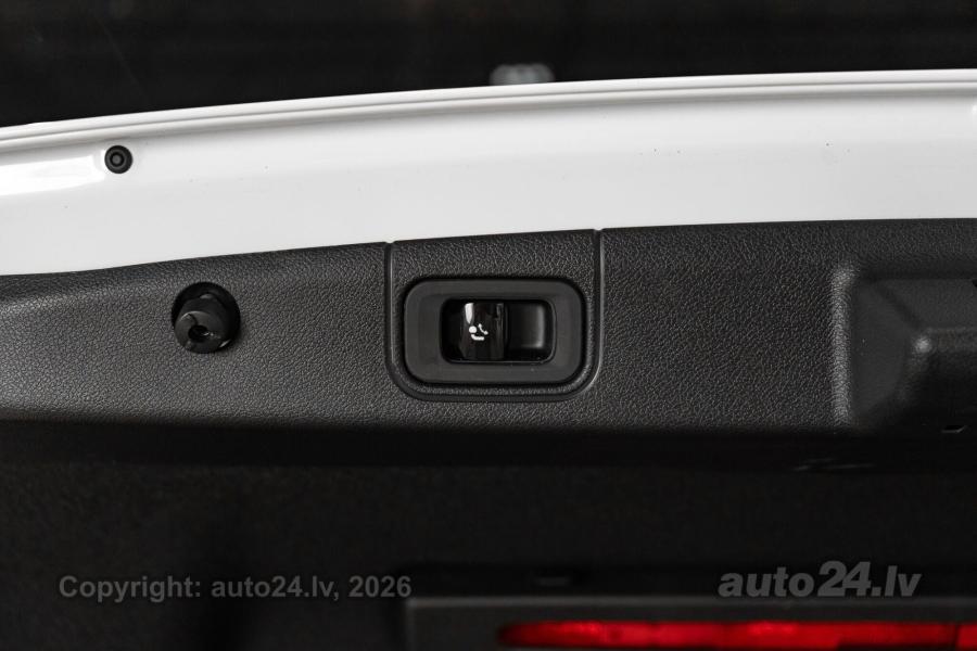 Balts Mercedes-Benz E-Class 2025 Rīga, ar dzinēja tilpumu 2.00 L un nobraukumu 33 tūkst. km par 51600 €, foto 30 vietnē AUTOMOTO.COM.LV
