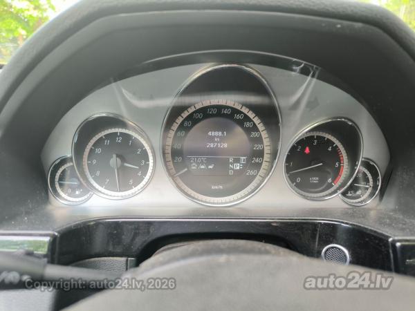 Balts Mercedes-Benz E-Class 2011 Tartu, ar dzinēja tilpumu 3.00 L un nobraukumu 287 tūkst. km par 8400 €, foto 10 vietnē AUTOMOTO.COM.LV