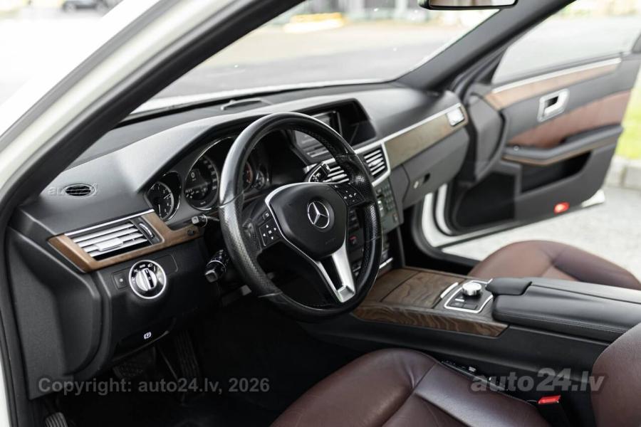 White Mercedes-Benz E-Class 2013 in Tallinn, with an engine capacity of 3.00 L and mileage of 286 thousand km for 10990 €, photo 12 on AUTOMOTO.COM.LV