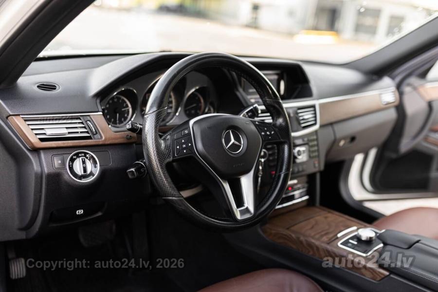 White Mercedes-Benz E-Class 2013 in Tallinn, with an engine capacity of 3.00 L and mileage of 286 thousand km for 10990 €, photo 13 on AUTOMOTO.COM.LV