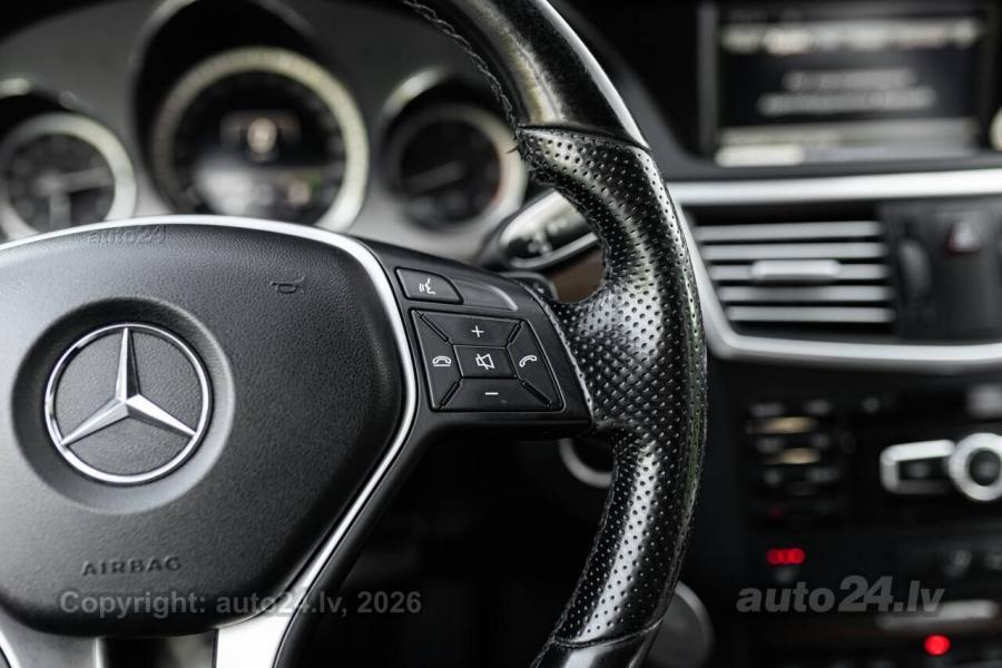 White Mercedes-Benz E-Class 2013 in Tallinn, with an engine capacity of 3.00 L and mileage of 286 thousand km for 10990 €, photo 16 on AUTOMOTO.COM.LV