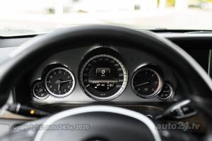 White Mercedes-Benz E-Class 2013 in Tallinn, with an engine capacity of 3.00 L and mileage of 286 thousand km for 10990 €, photo 17 on AUTOMOTO.COM.LV