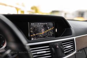 White Mercedes-Benz E-Class 2013 in Tallinn, with an engine capacity of 3.00 L and mileage of 286 thousand km for 10990 €, photo 18 on AUTOMOTO.COM.LV