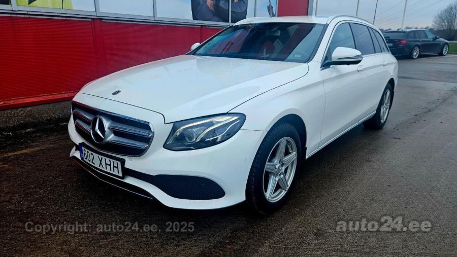 White Mercedes-Benz E-Class 2017 in Viljandi, with an engine capacity of 2.00 L and mileage of 305 thousand km for 16800 €, photo 19 on AUTOMOTO.COM.LV