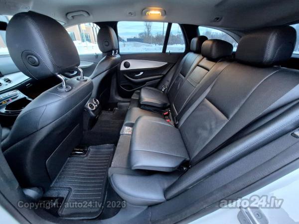 White Mercedes-Benz E-Class 2017 in Tartu, with an engine capacity of 2.00 L and mileage of 274 thousand km for 17990 €, photo 11 on AUTOMOTO.COM.LV
