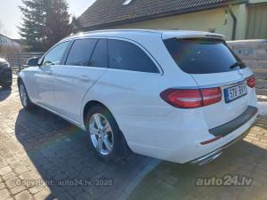 Balts Mercedes-Benz E-Class 2017 Tallina, ar dzinēja tilpumu 2.00 L un nobraukumu 117 tūkst. km par 24800 €, foto 3 vietnē AUTOMOTO.COM.LV