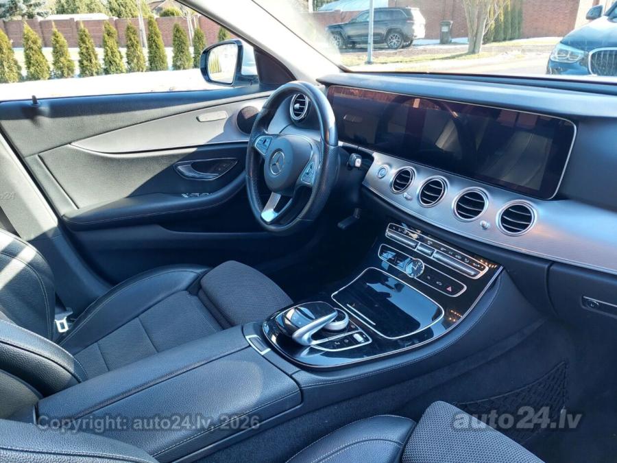 Balts Mercedes-Benz E-Class 2017 Tallina, ar dzinēja tilpumu 2.00 L un nobraukumu 117 tūkst. km par 24800 €, foto 5 vietnē AUTOMOTO.COM.LV