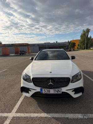 White Mercedes-Benz E-Class 2017 in Voru, with an engine capacity of 2.00 L and mileage of 281 thousand km for 18000 €, photo 3 on AUTOMOTO.COM.LV