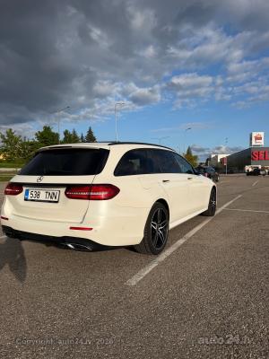 White Mercedes-Benz E-Class 2017 in Voru, with an engine capacity of 2.00 L and mileage of 281 thousand km for 18000 €, photo 7 on AUTOMOTO.COM.LV