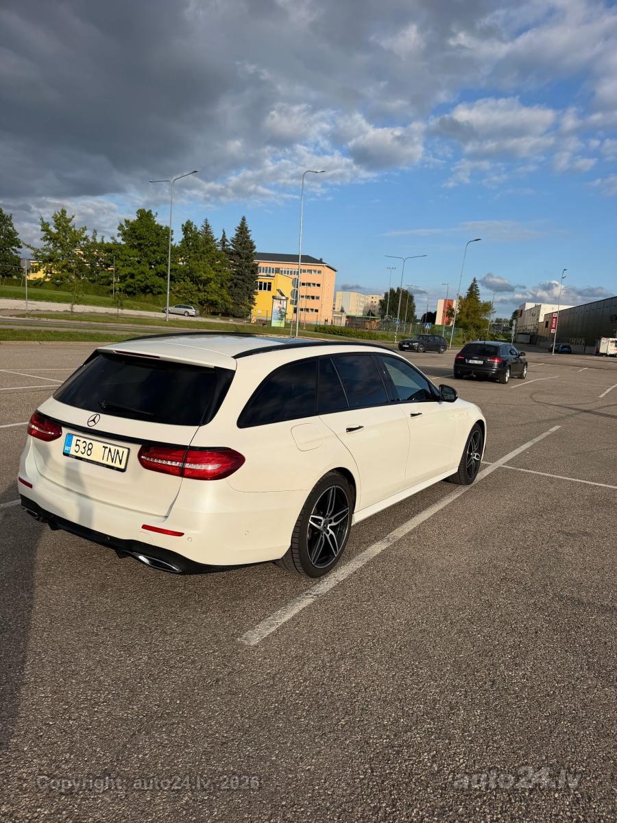 White Mercedes-Benz E-Class 2017 in Voru, with an engine capacity of 2.00 L and mileage of 281 thousand km for 18000 €, photo 8 on AUTOMOTO.COM.LV