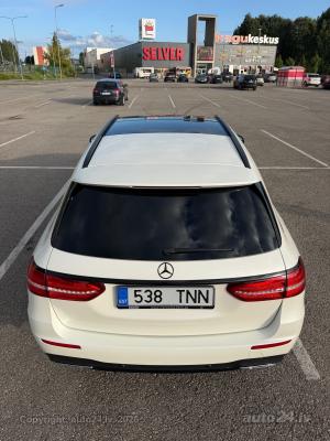 White Mercedes-Benz E-Class 2017 in Voru, with an engine capacity of 2.00 L and mileage of 281 thousand km for 18000 €, photo 10 on AUTOMOTO.COM.LV