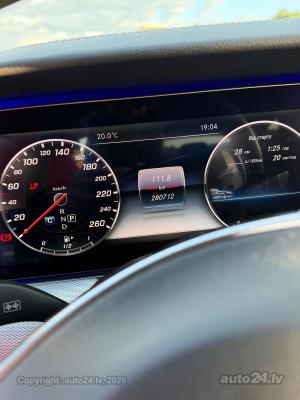 White Mercedes-Benz E-Class 2017 in Voru, with an engine capacity of 2.00 L and mileage of 281 thousand km for 18000 €, photo 25 on AUTOMOTO.COM.LV