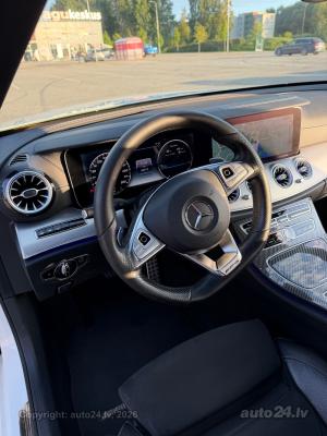White Mercedes-Benz E-Class 2017 in Voru, with an engine capacity of 2.00 L and mileage of 281 thousand km for 18000 €, photo 26 on AUTOMOTO.COM.LV