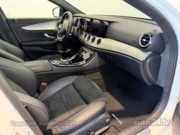 Mercedes-Benz E-Class 2017 in Tartu on AUTOMOTO.COM.LV White Mercedes-Benz E-Class 2017 in Tartu, with an engine capacity of 2.00 L and mileage of 159 thousand km for 22990 €, photo 10 on AUTOMOTO.COM.LV