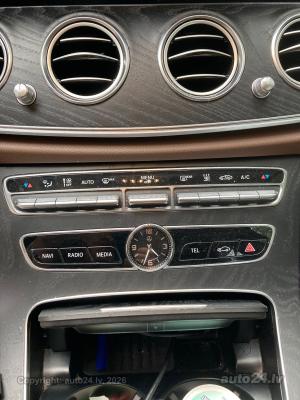 White Mercedes-Benz E-Class 2018 in Tallinn, with an engine capacity of 2.00 L and mileage of 158 thousand km for 26000 €, photo 11 on AUTOMOTO.COM.LV