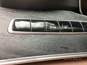 White Mercedes-Benz E-Class 2018 in Tallinn, with an engine capacity of 2.00 L and mileage of 158 thousand km for 26000 €, photo 13 on AUTOMOTO.COM.LV