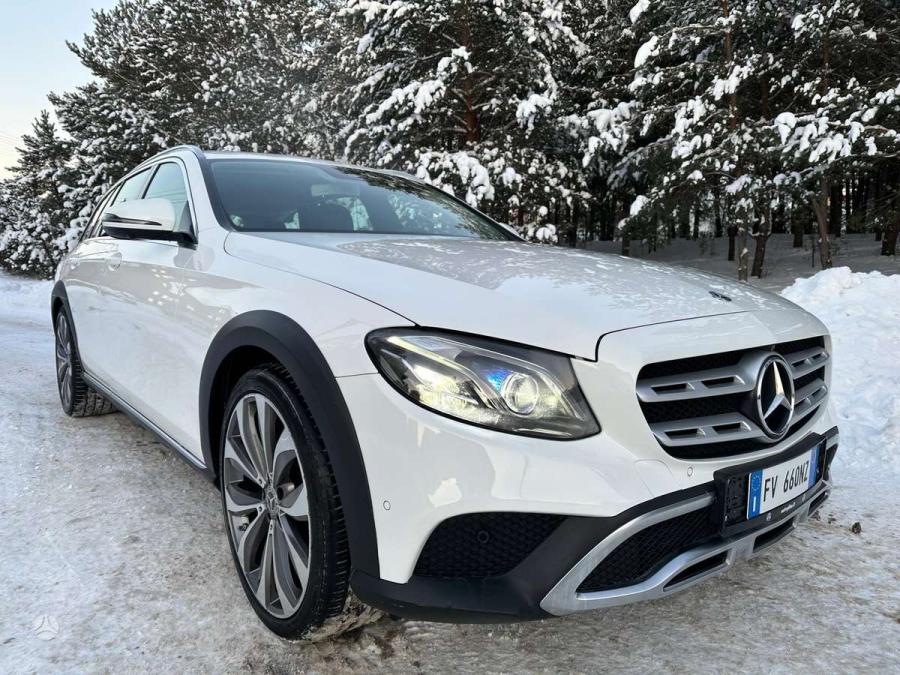 White Mercedes-Benz E-Class 2019 in Vilnius, with an engine capacity of 1.95 L and mileage of 352 thousand km for 15900 €, photo 15 on AUTOMOTO.COM.LV