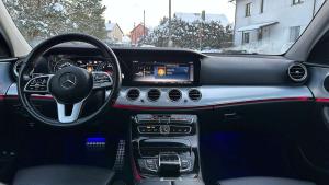White Mercedes-Benz E-Class 2019 in Vilnius, with an engine capacity of 1.95 L and mileage of 352 thousand km for 15900 €, photo 17 on AUTOMOTO.COM.LV