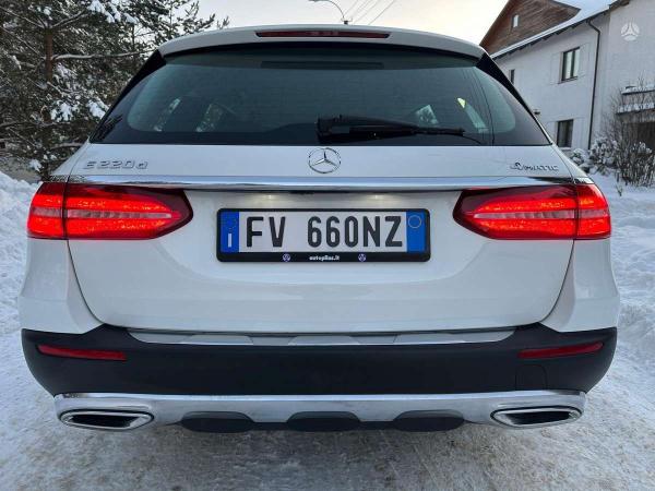 White Mercedes-Benz E-Class 2019 in Vilnius, with an engine capacity of 1.95 L and mileage of 352 thousand km for 15799 €, photo 9 on AUTOMOTO.COM.LV